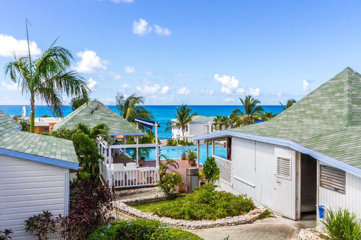 Distinctive chalet for sale in La Vista Bay North Coast - Luxury ...