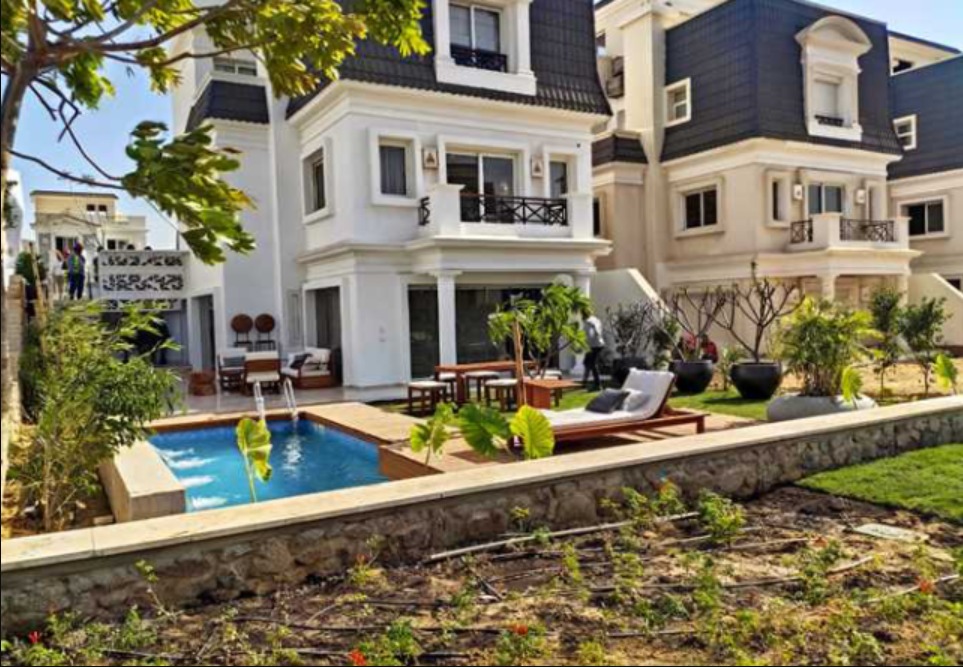 Below market price a 245 meter villa for sale in Mountain View Compound ...